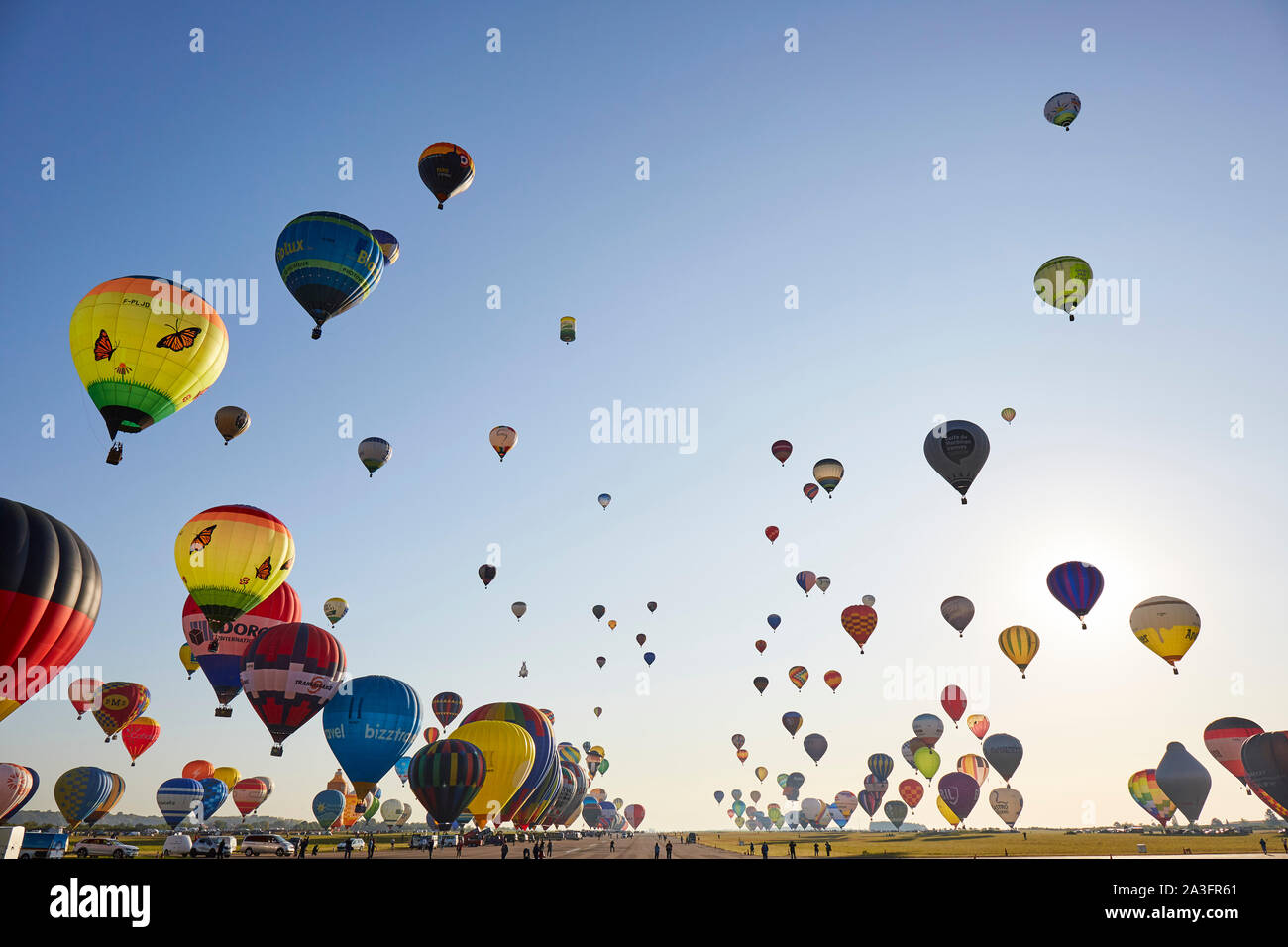 Mass of balloons hi-res stock photography and images - Alamy