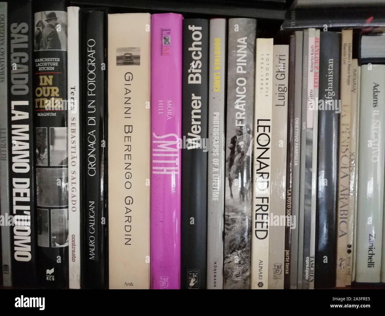 Books about photography hi-res stock photography and images - Alamy