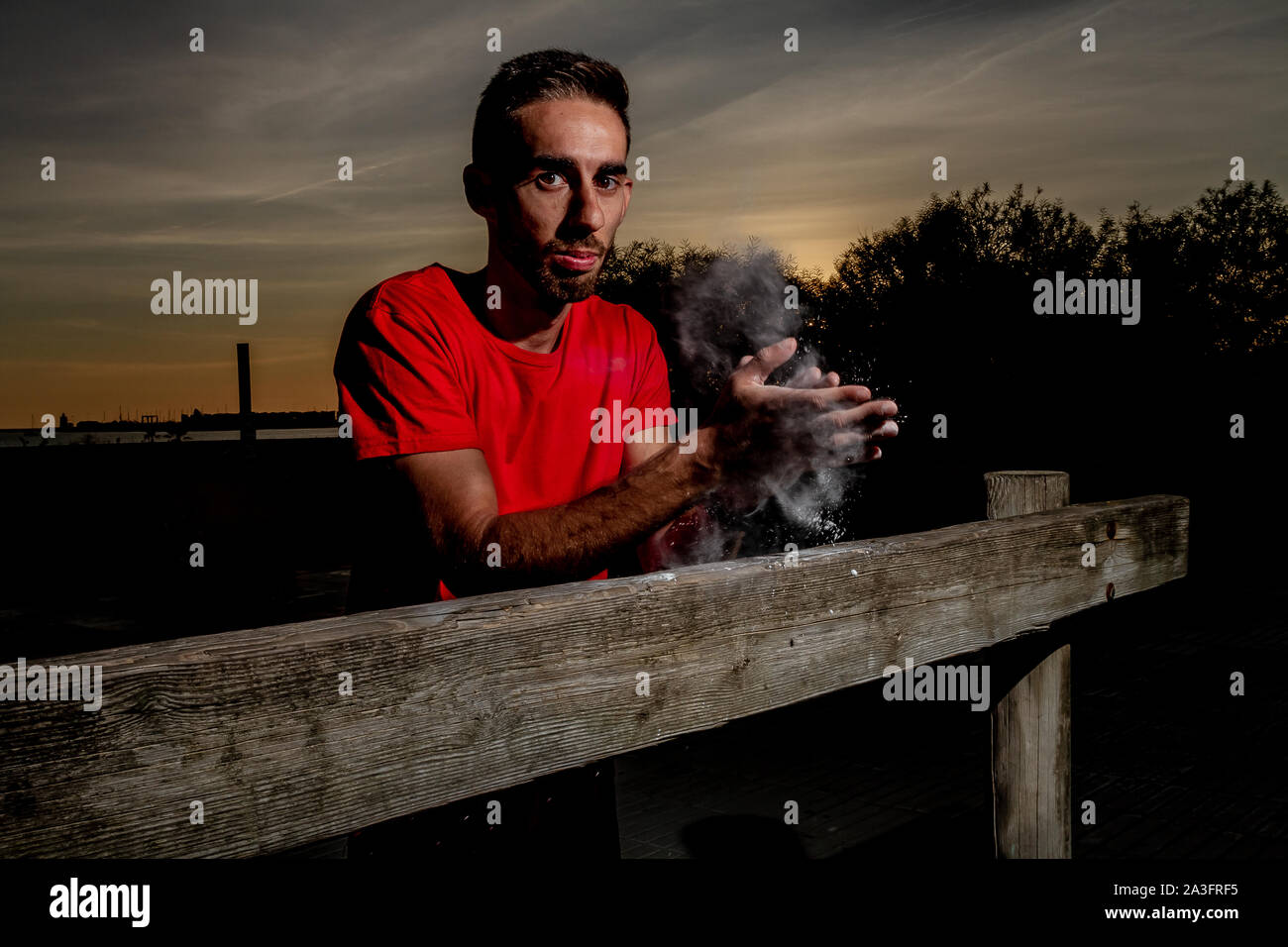 Magnesium flash hi-res stock photography and images - Alamy