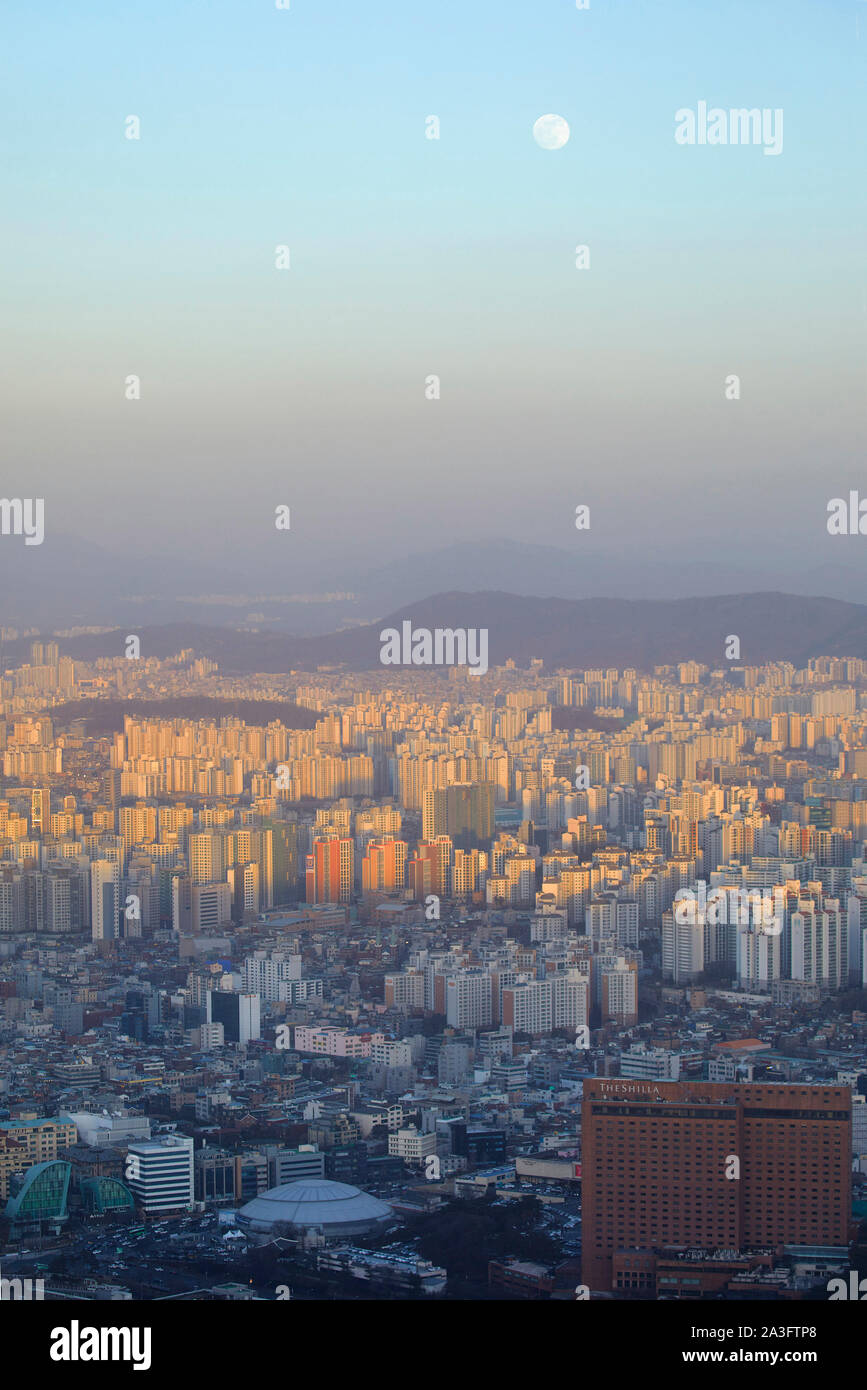 South Korea Seoul tower Panoramic view,the moon in the sky 22-01-2019 ...