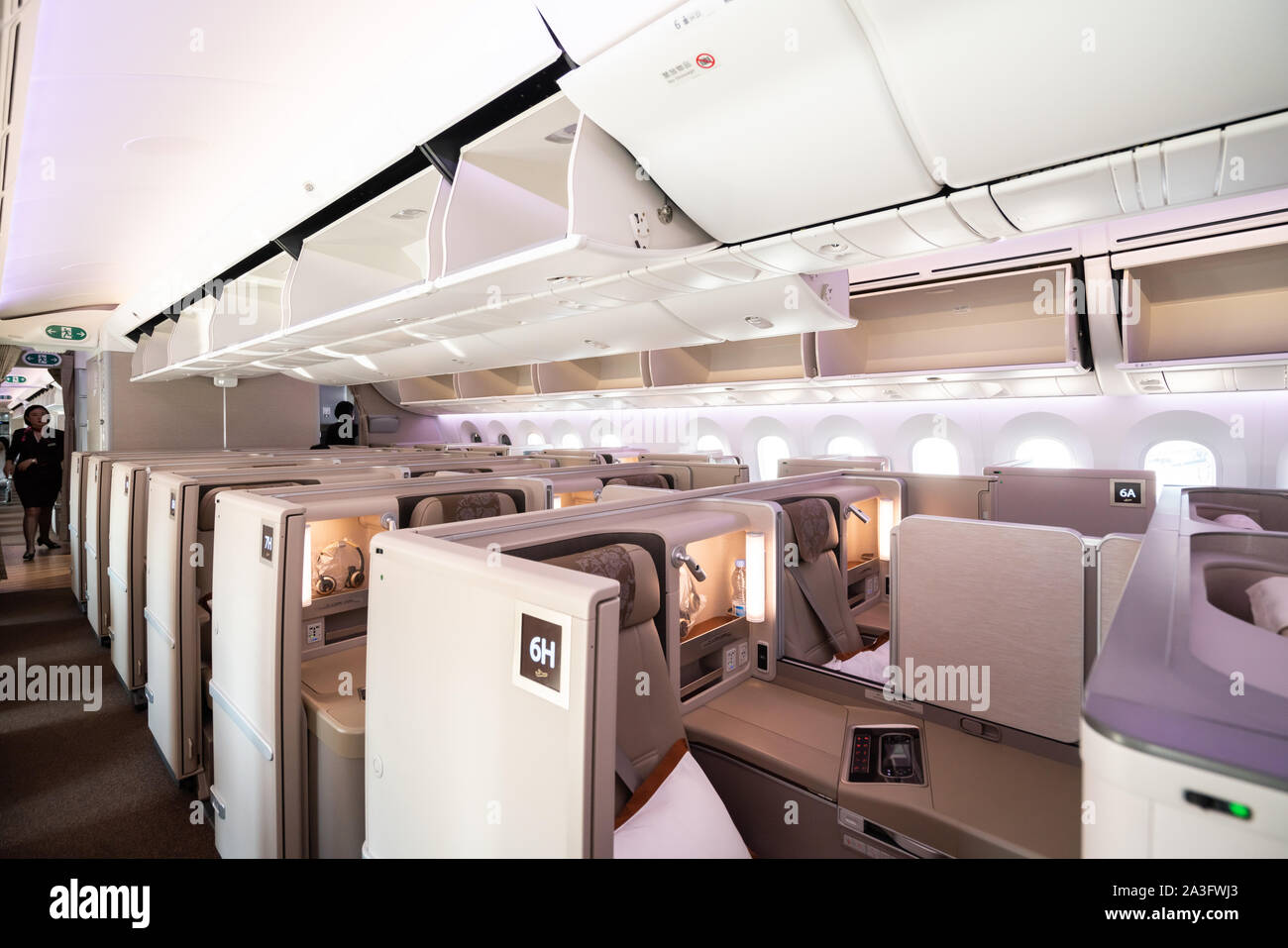 Boeing 787 dreamliner interior hi-res stock photography and images - Alamy