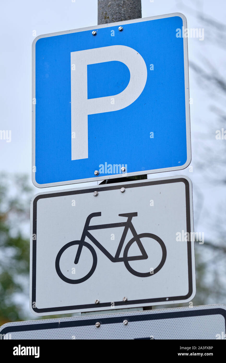 Parking signs germany hi-res stock photography and images - Alamy