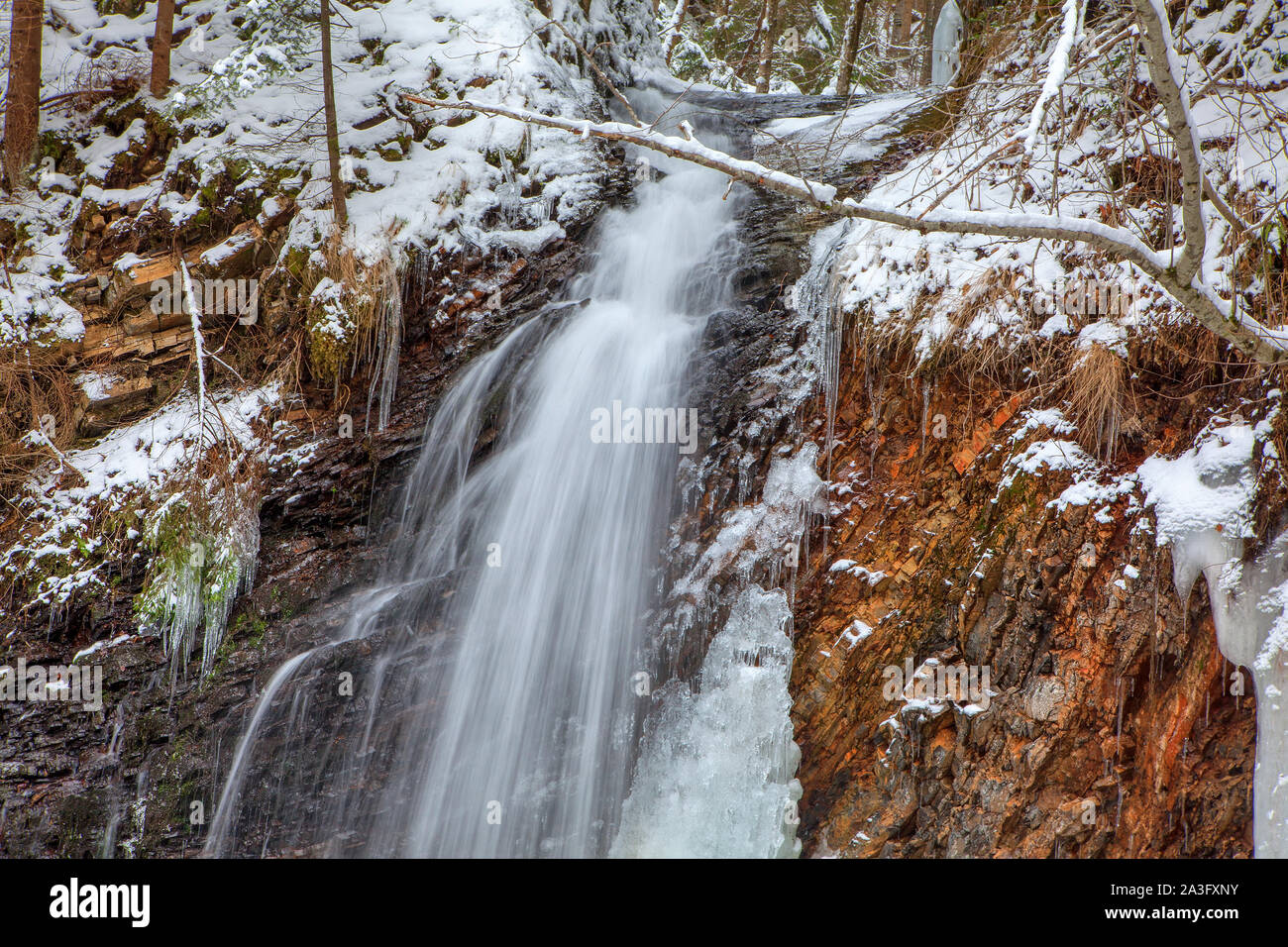 Hanging glacier and waterfalls hi-res stock photography and images - Alamy