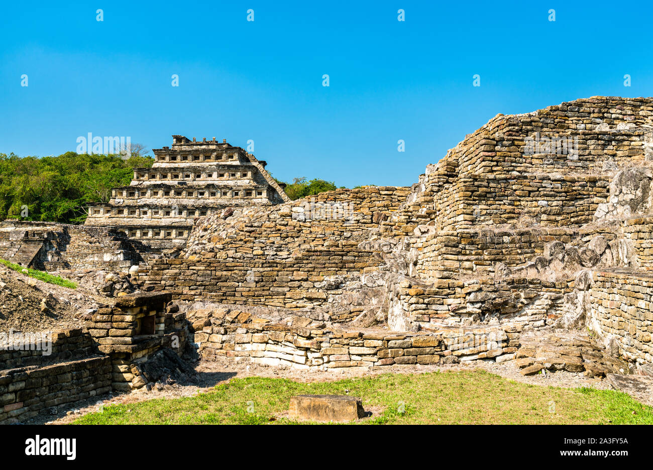 Aztec pre columbian architecture hi-res stock photography and images ...