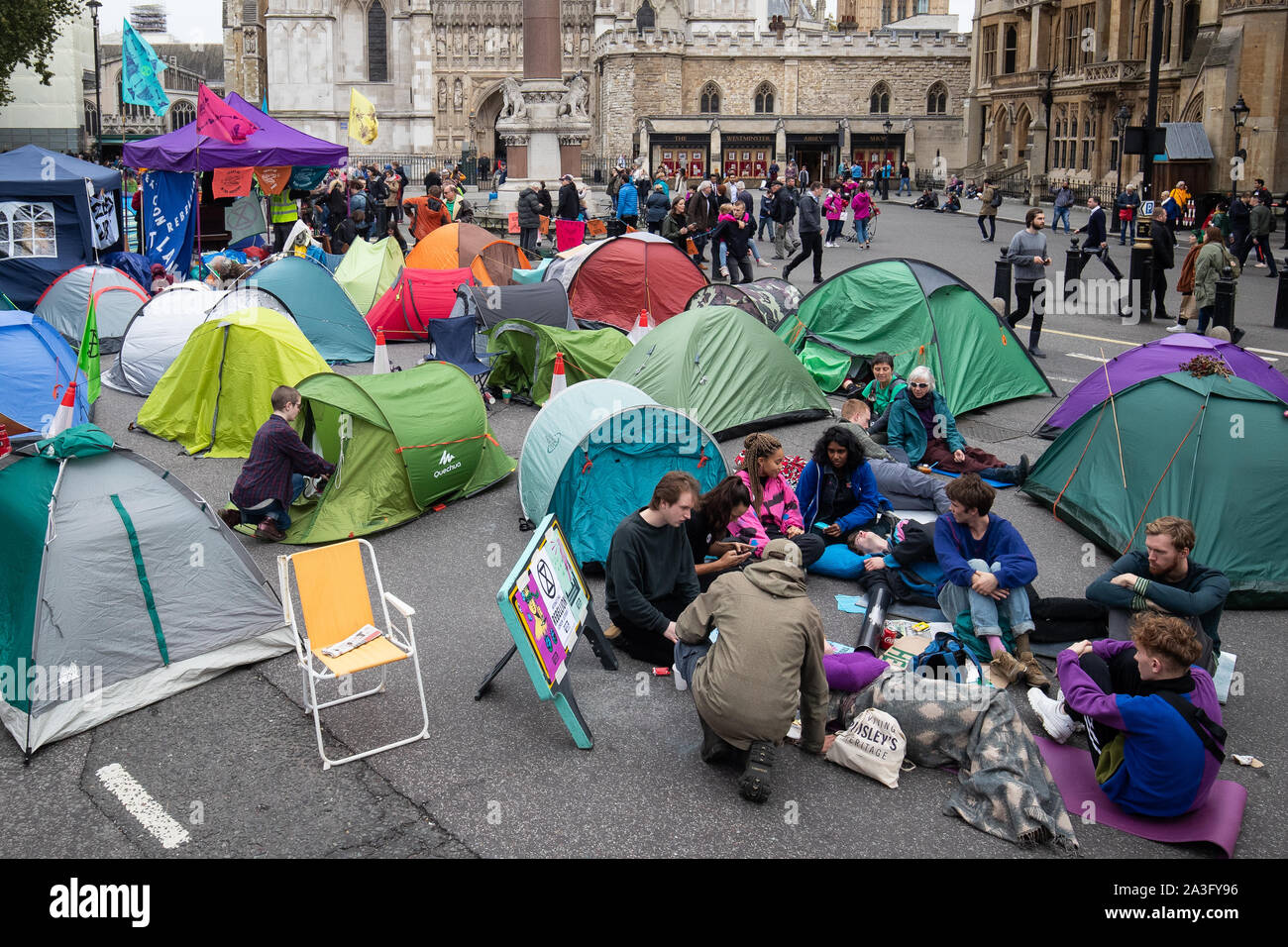 Protesters in tents in Victoria Street, in front of Westminster Abbey ...