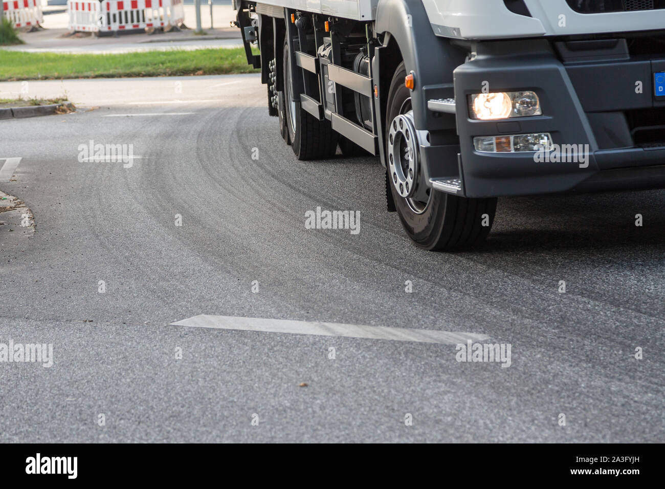 Skid marks hi-res stock photography and images - Alamy