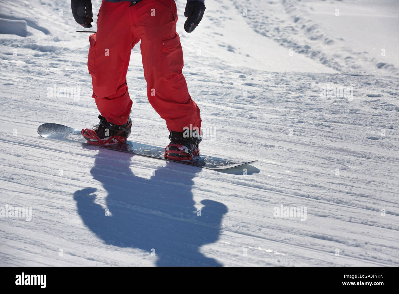 Person snowboard hi-res stock photography and images - Alamy