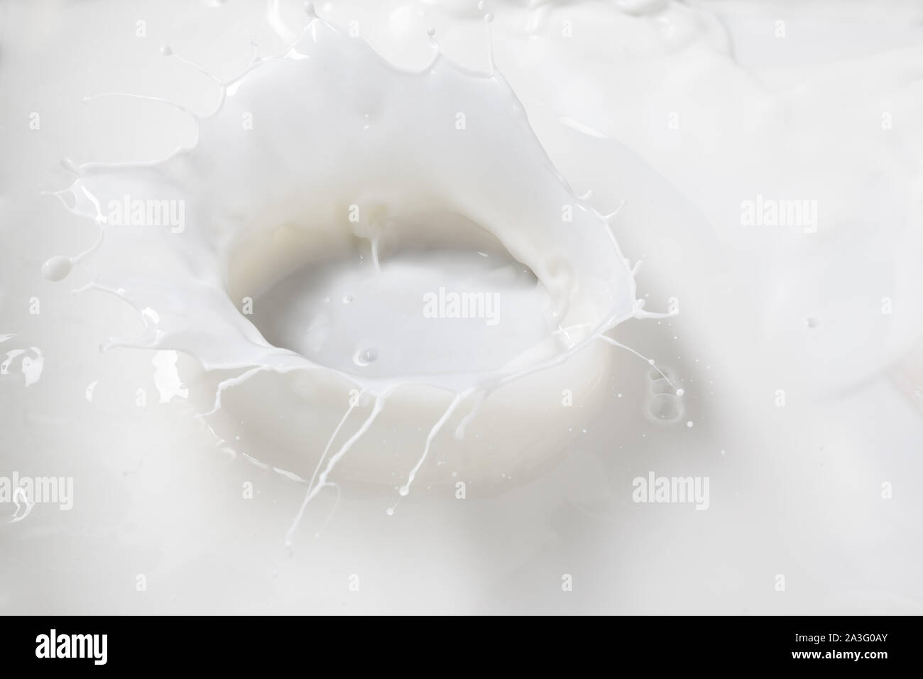 Pouring milk with splash hi-res stock photography and images - Alamy