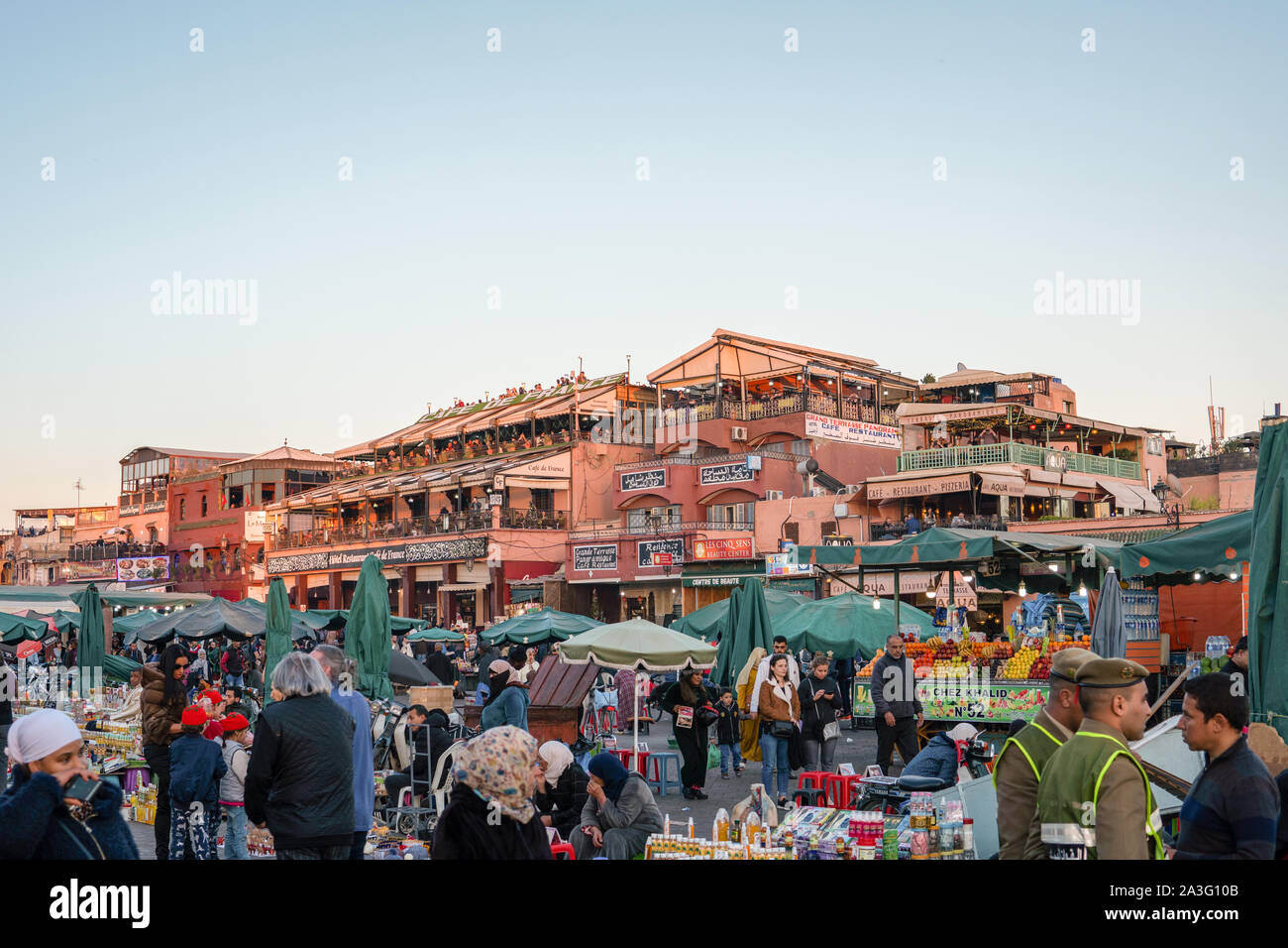 Marrakech jemaa el fnaa spice market hi-res stock photography and ...