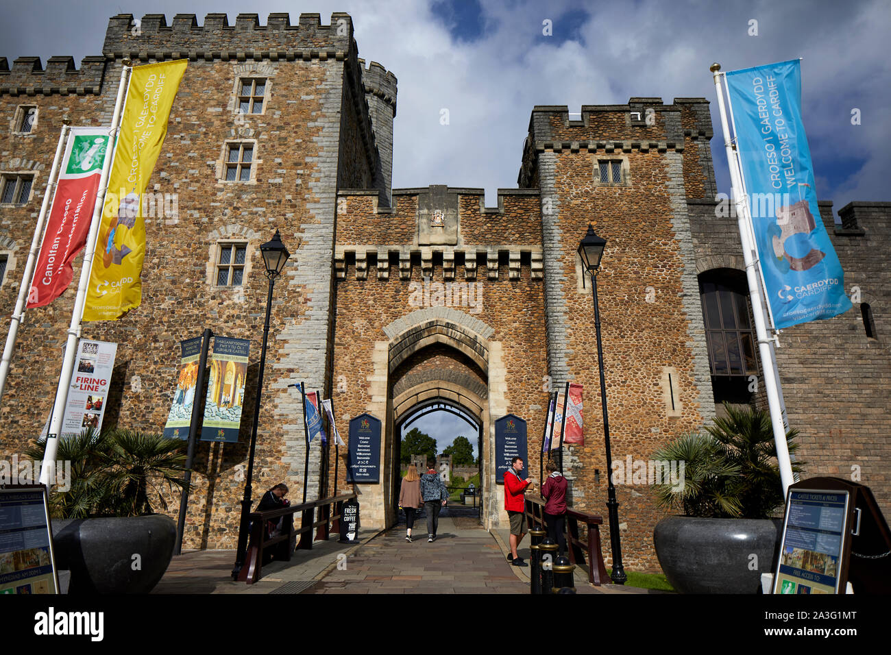 Medieval flag pole hi-res stock photography and images - Alamy