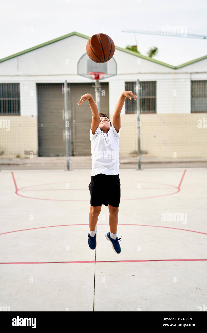 Basketball Court High Resolution Stock Photography and Images - Alamy