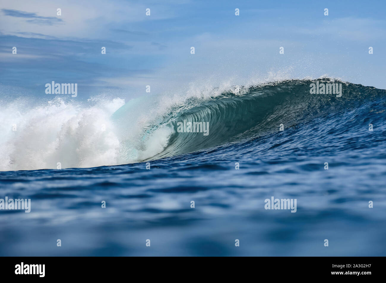 Wave and color hi-res stock photography and images - Alamy