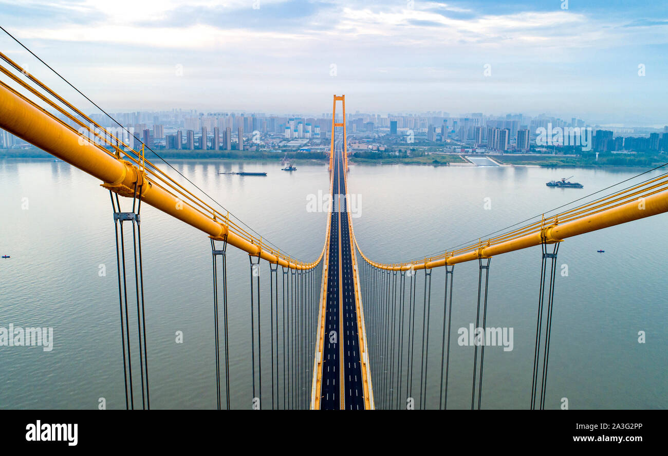 (191008) -- WUHAN, Oct. 8, 2019 (Xinhua) -- Aerial photo taken on Sept ...