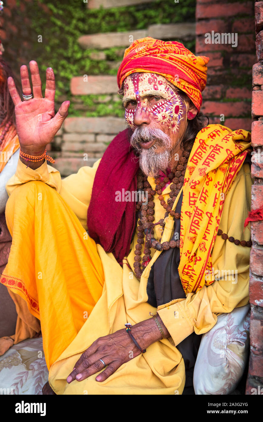 A Hindu holy man, aka sadhu, at Pashupatinath Temple in Kathmandu Stock ...