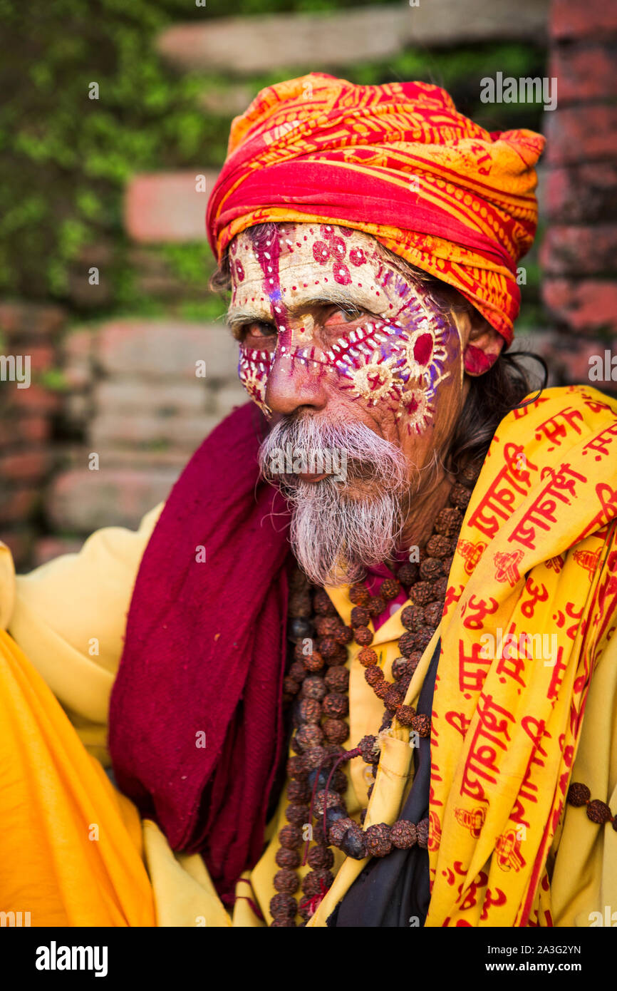 A Hindu holy man, aka sadhu, at Pashupatinath Temple in Kathmandu Stock ...