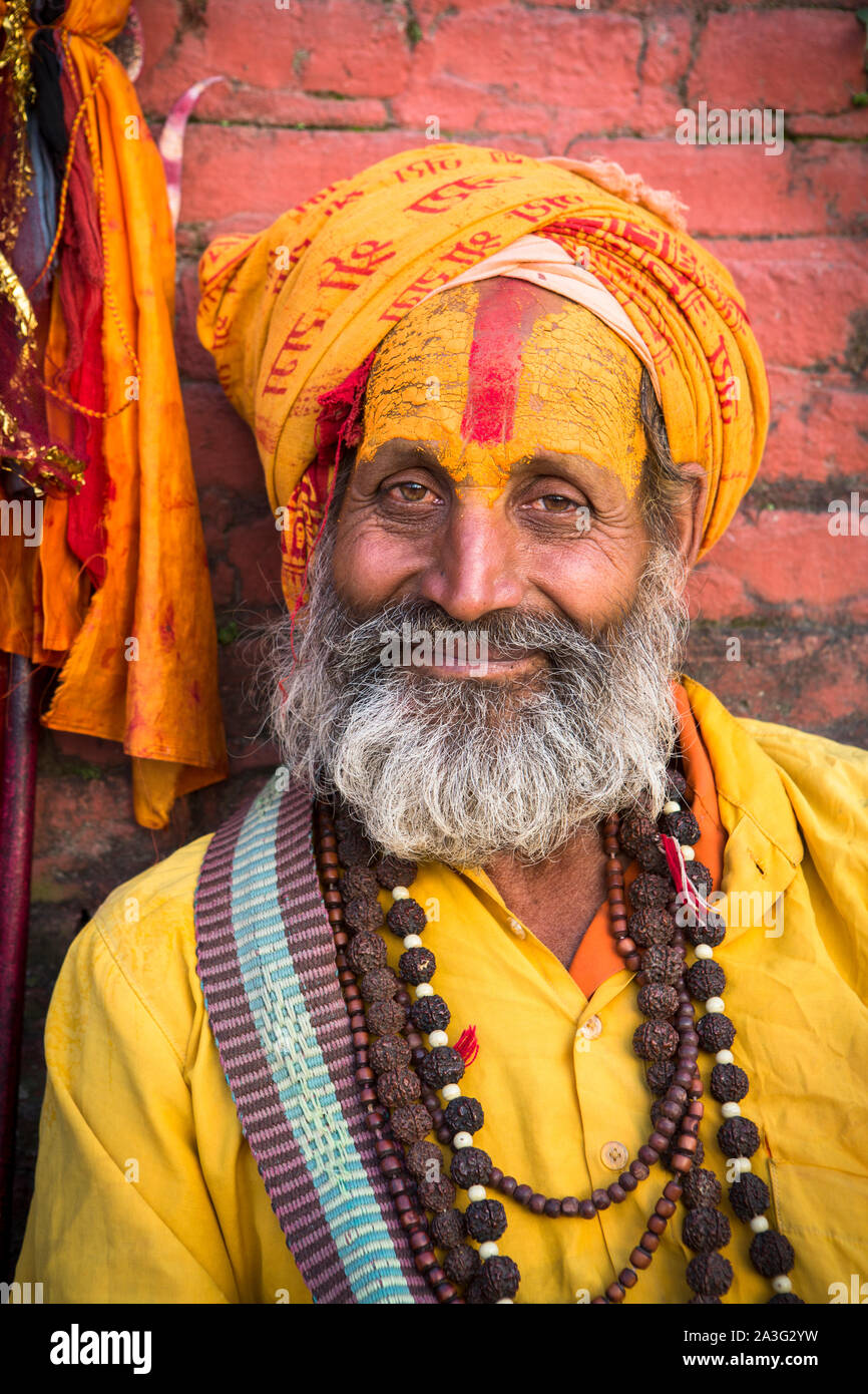 A Hindu holy man, aka sadhu, at Pashupatinath Temple in Kathmandu Stock ...