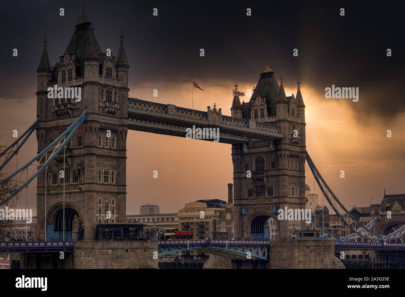 Dark clouds tower bridge hi-res stock photography and images - Alamy