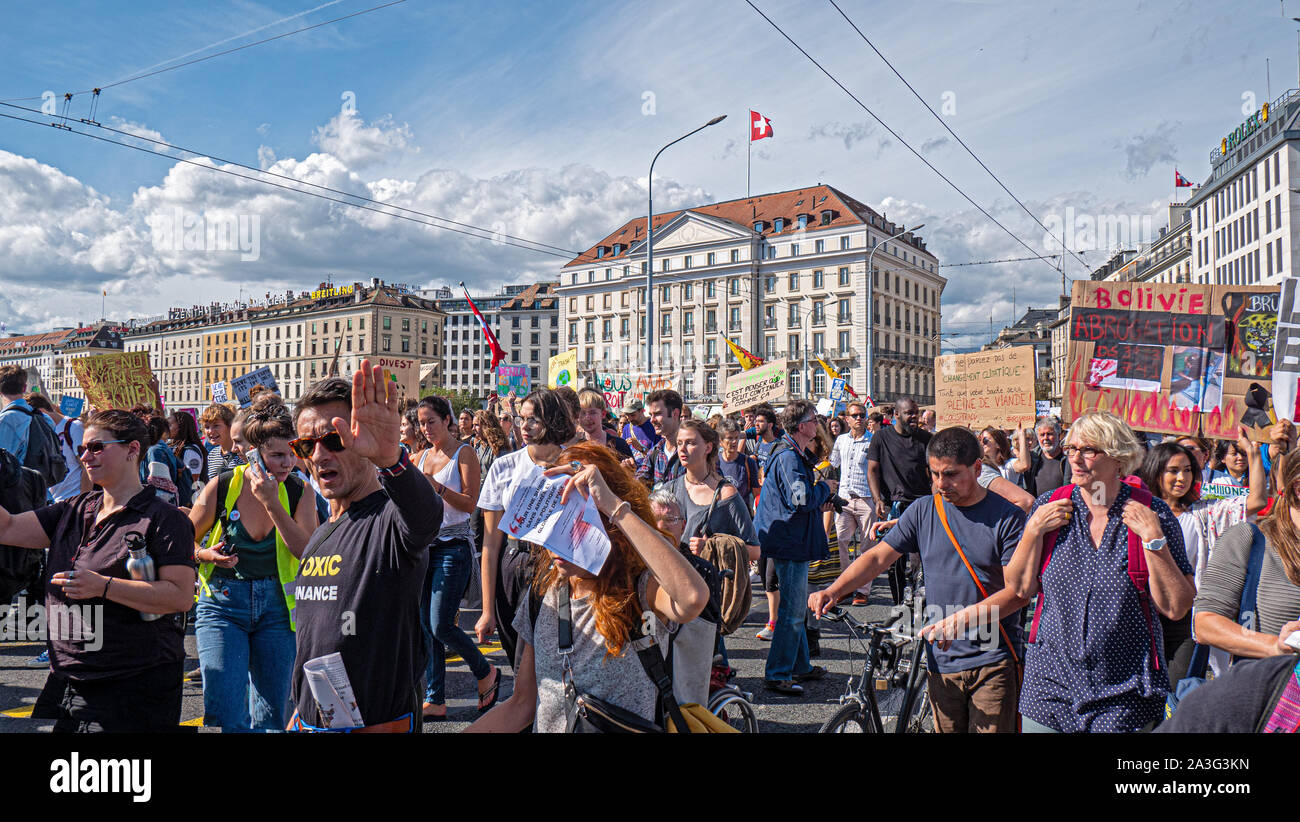 Protest demonstrators take part in the global march for Climate change ...