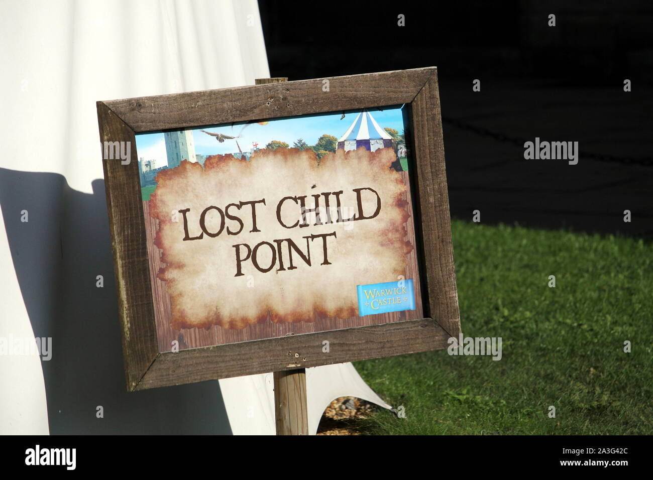 Lost children sign hi-res stock photography and images - Alamy