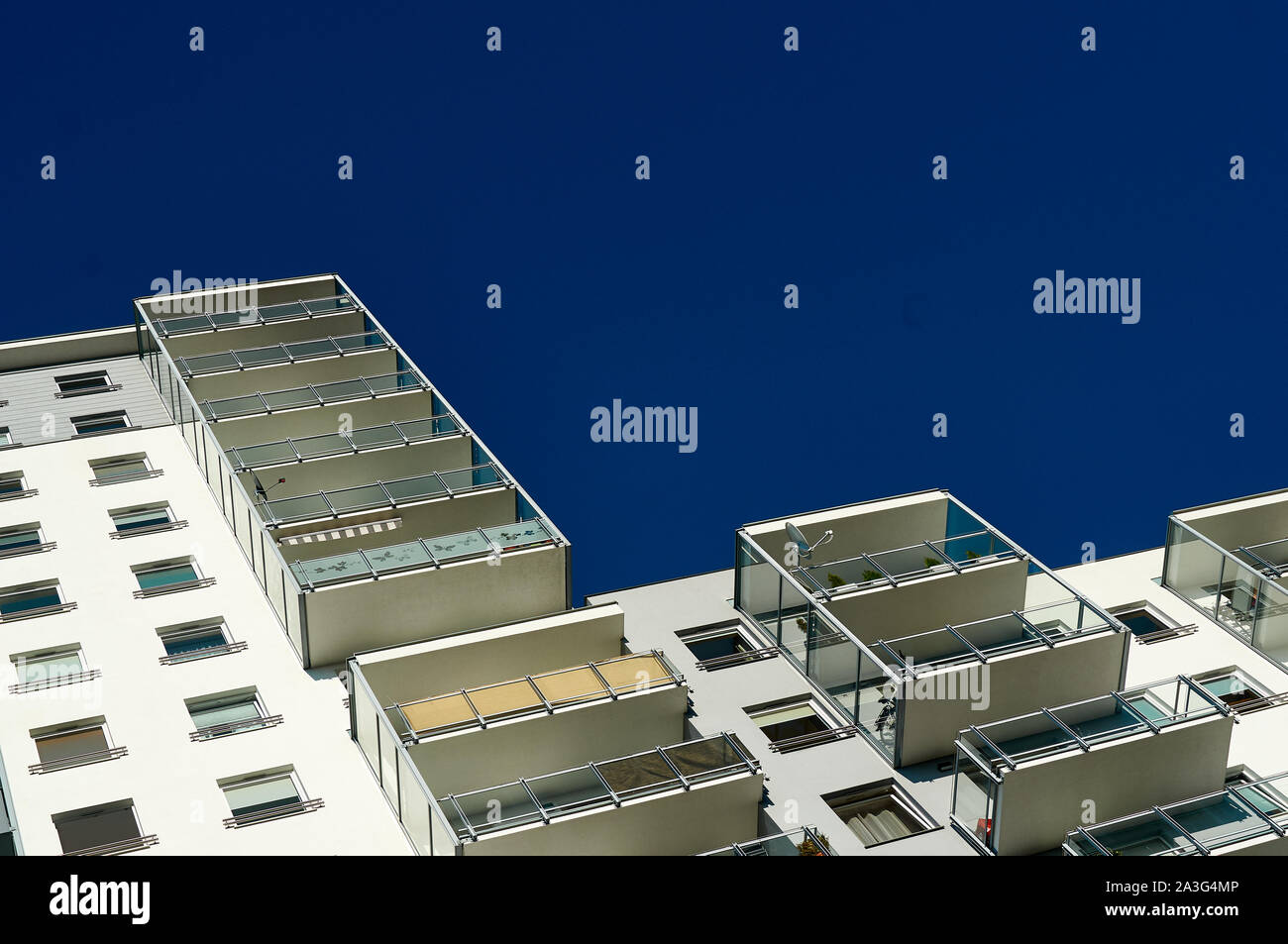 Residential blocks hi-res stock photography and images - Alamy