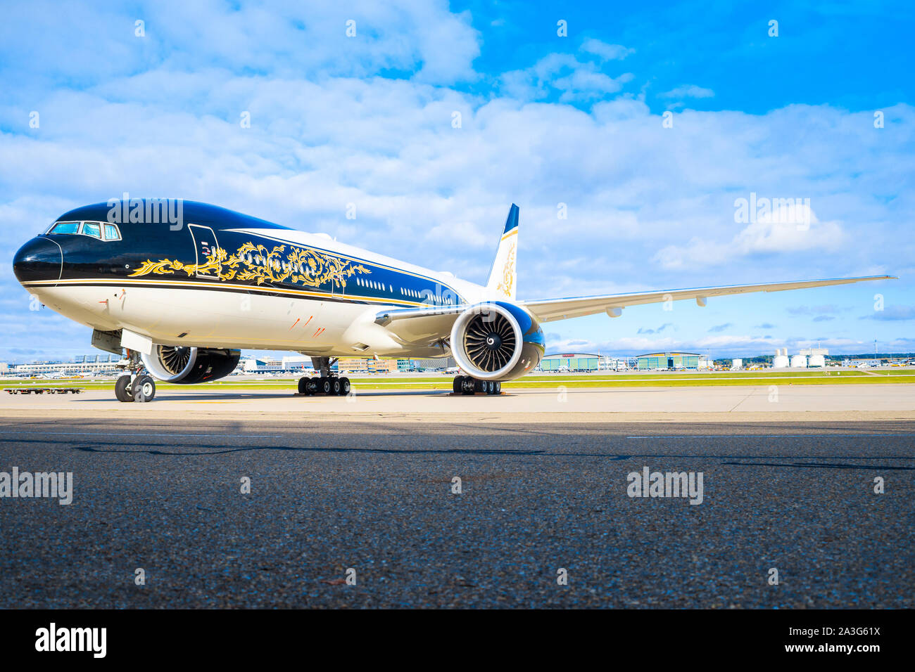 Cross section airplane wing hi-res stock photography and images - Alamy