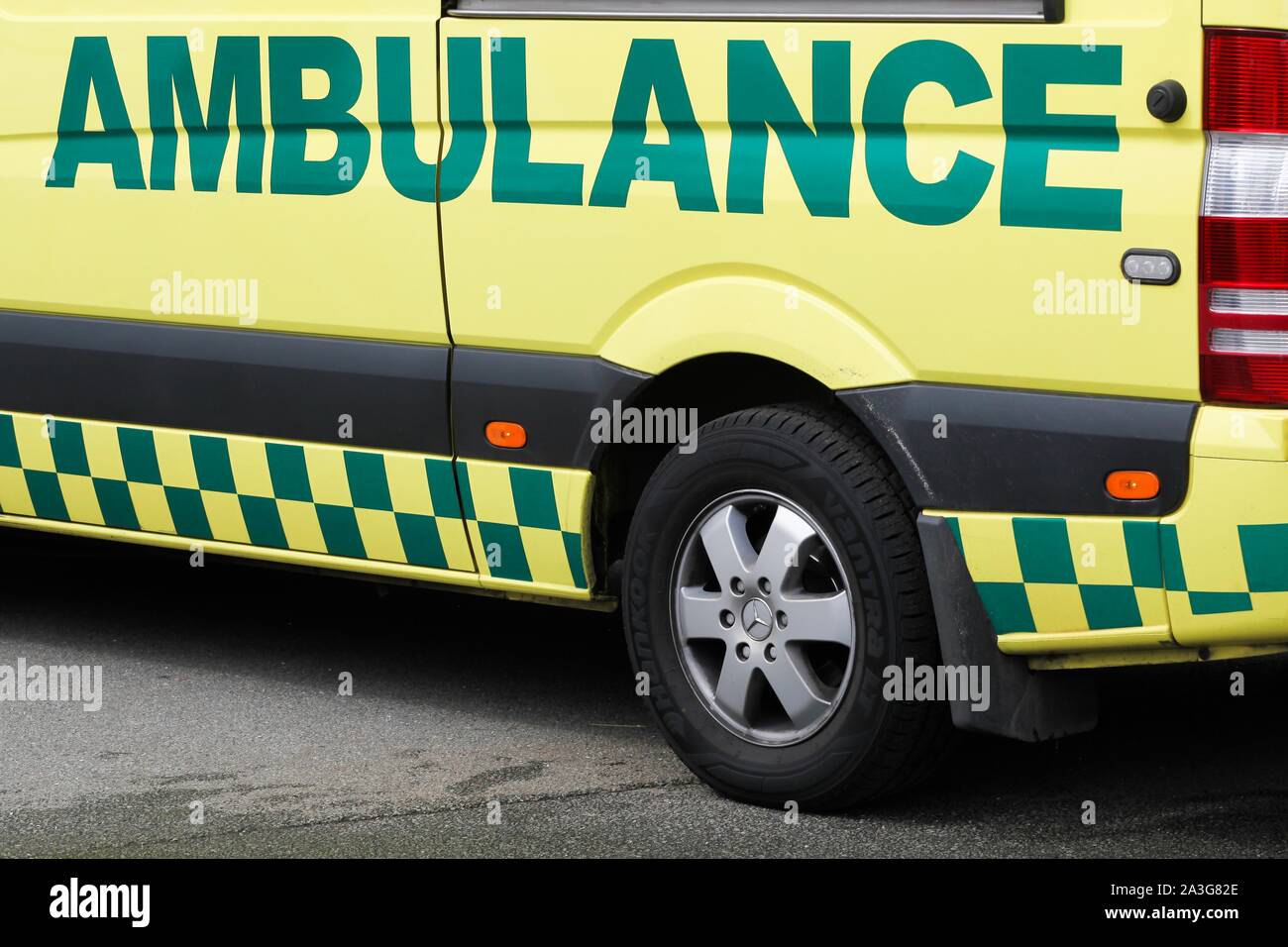 Ambulance operation hi-res stock photography and images - Alamy