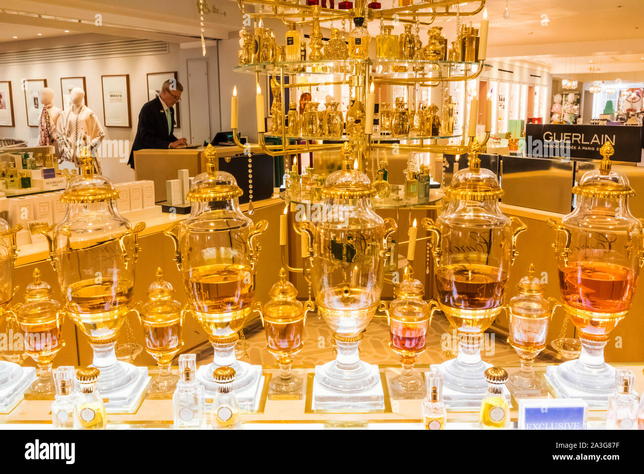 Fortnum mason london perfume hi-res stock photography and images - Alamy