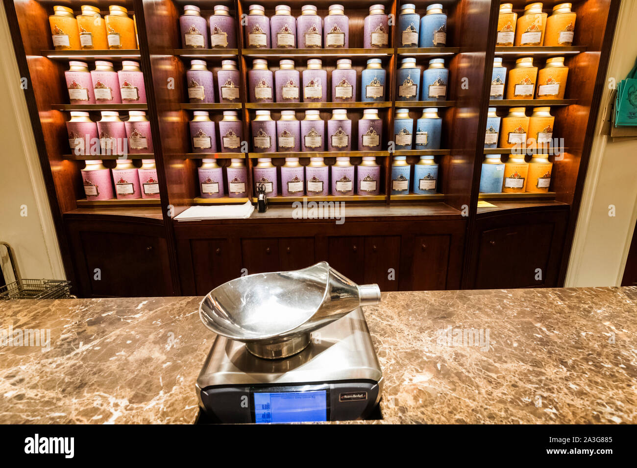 Tea weighing scales hi-res stock photography and images - Alamy