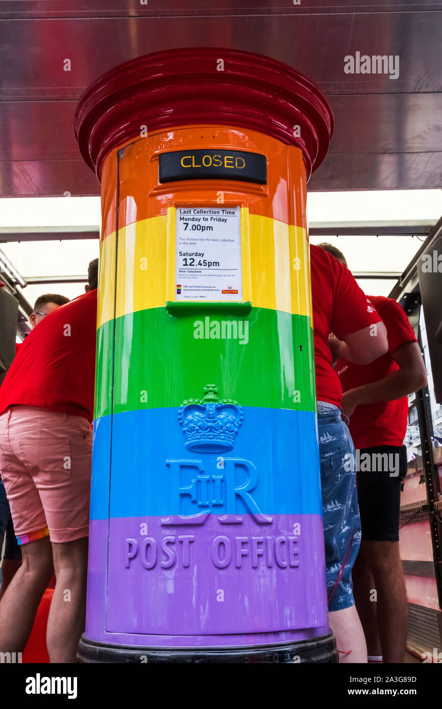 Drag queen float hi-res stock photography and images - Alamy