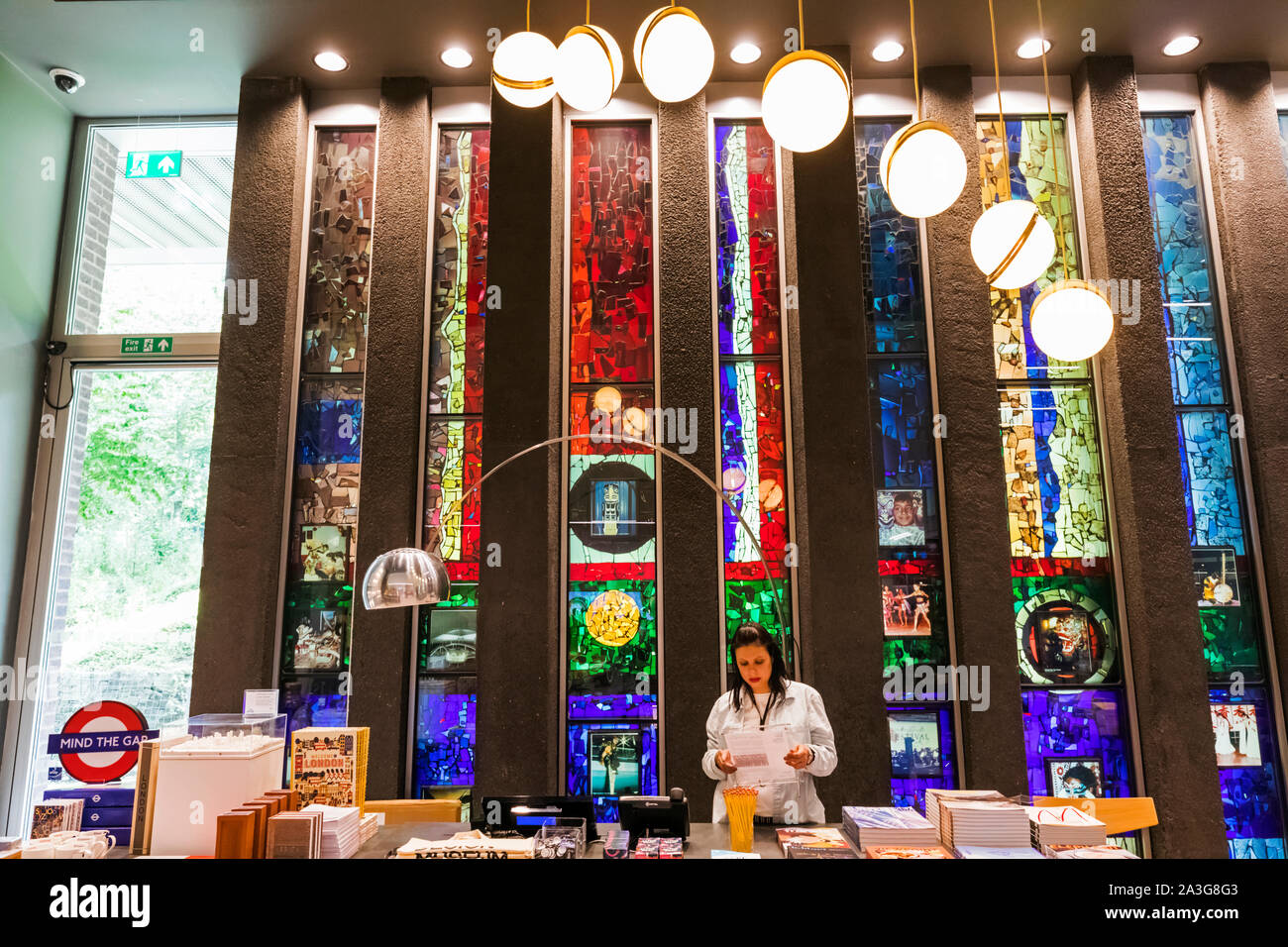 British museum souvenir shop london hi-res stock photography and images ...