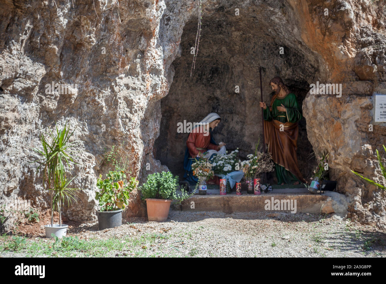 Statue Madonna and Saint Joseph in a cave Stock Photo - Alamy