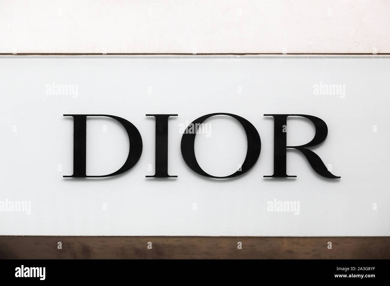 Dior logo hi-res stock photography and images - Alamy