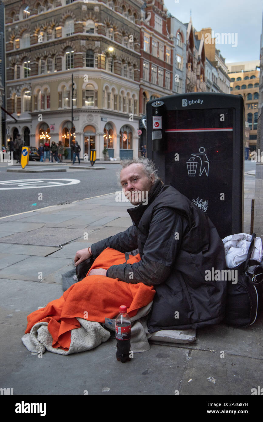 Homeless city london hi-res stock photography and images - Alamy