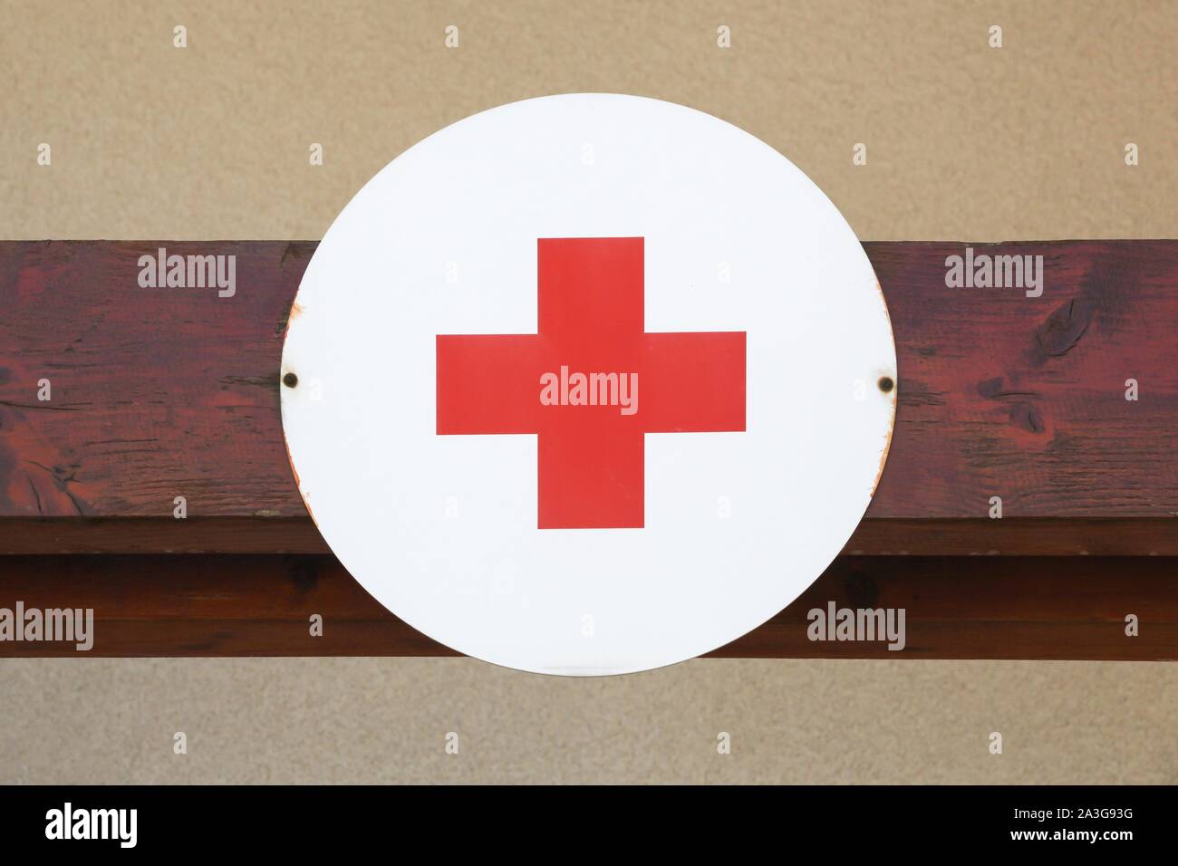 First aid sign hi-res stock photography and images - Alamy