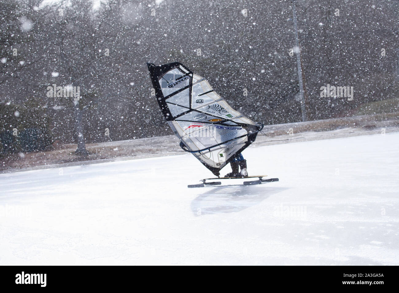 Skate sailing hi-res stock photography and images - Alamy