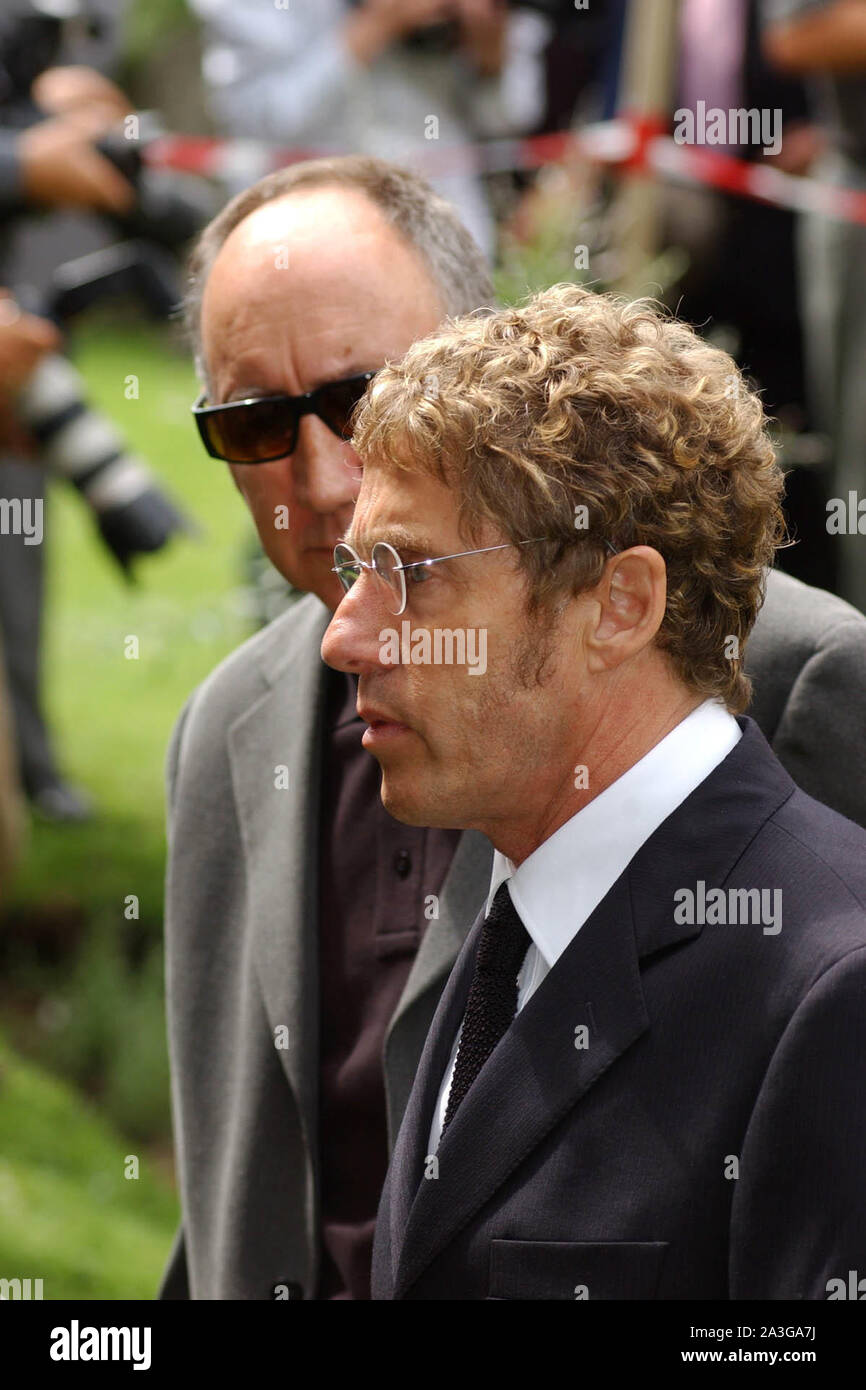 The funeral of The Who's John Entwistle today ( Wednesday 10 July 2002 ...