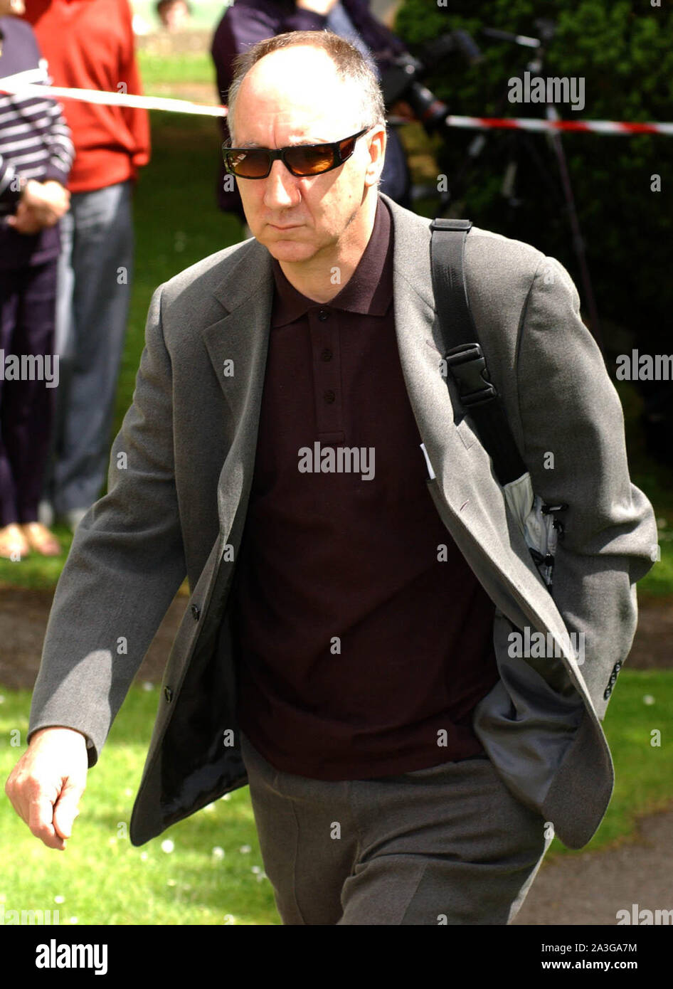 The funeral of john entwistle hi-res stock photography and images - Alamy