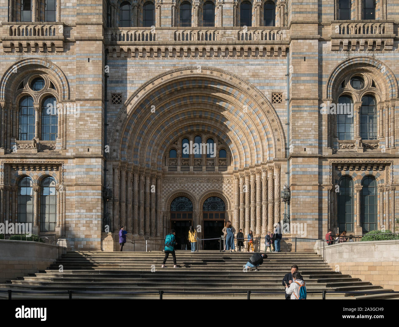 Entrance portico hi-res stock photography and images - Alamy