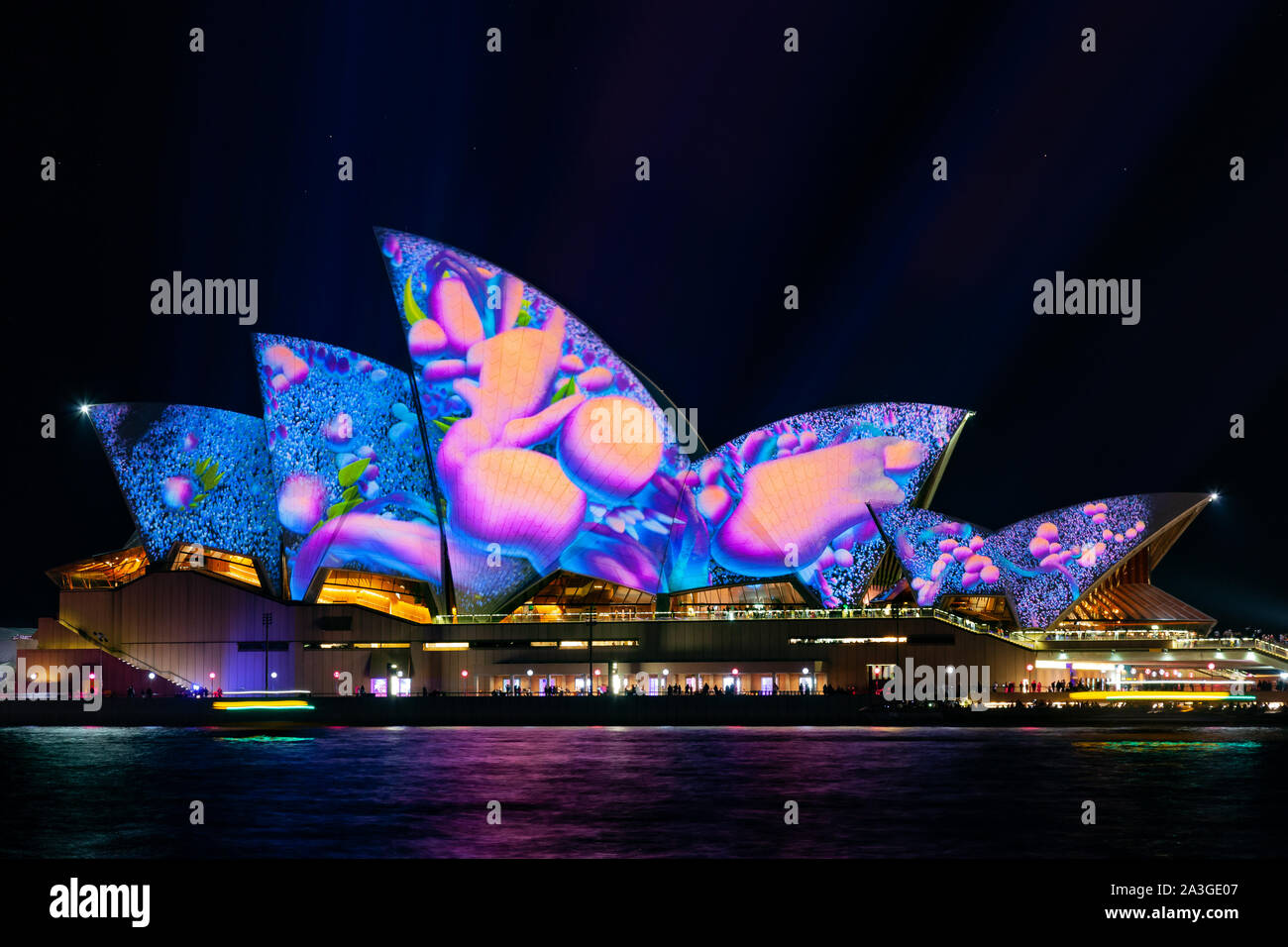 Sydney, Australia - 27. May 2017: The famous Sydney Opera House is ...