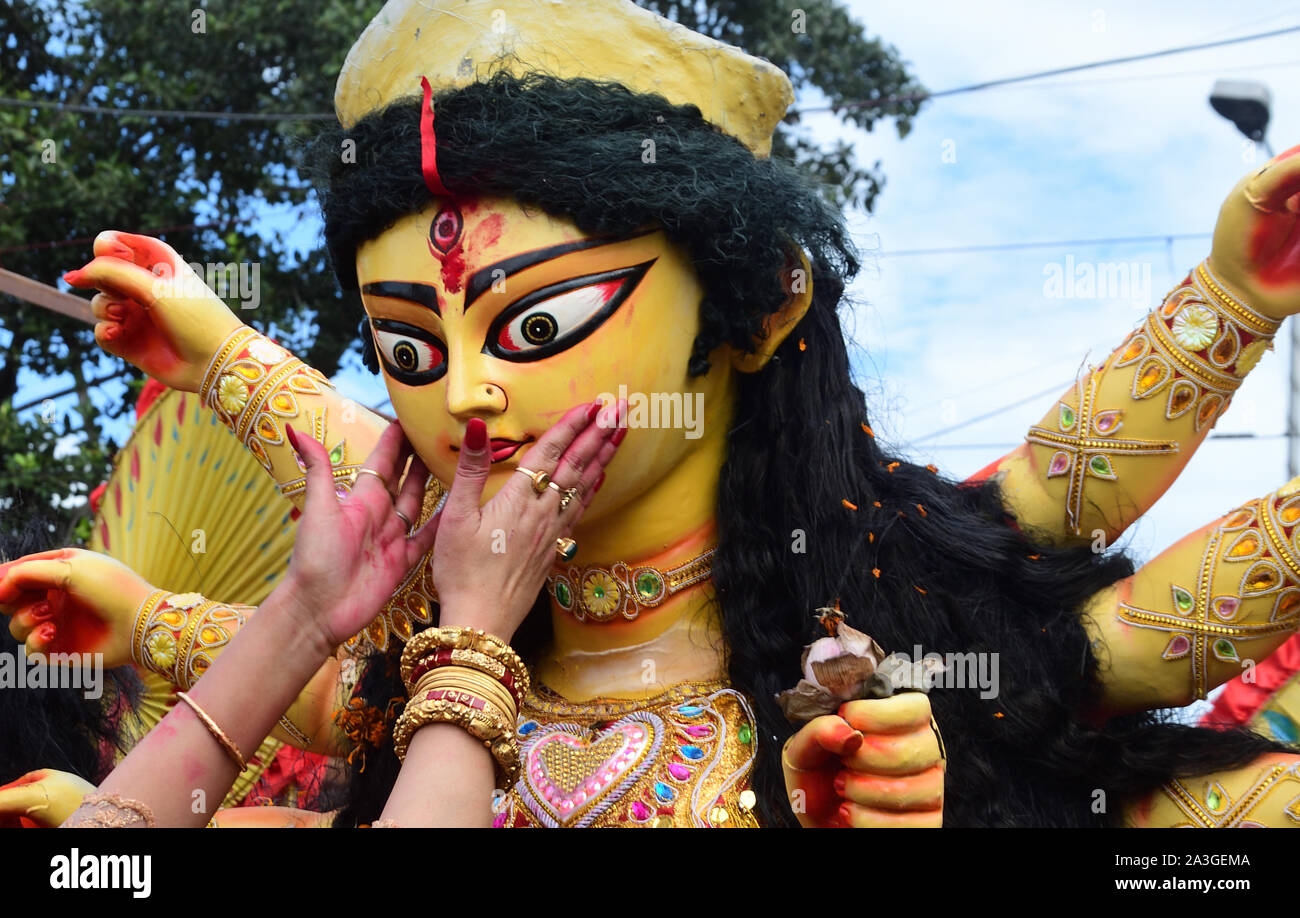 Goddess durga immersion hi-res stock photography and images - Alamy