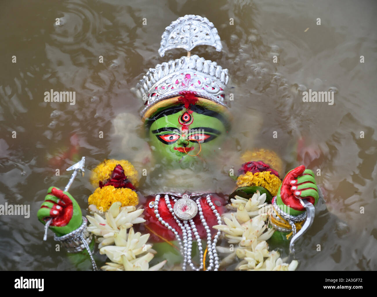 Immersion of durga idol hi-res stock photography and images - Alamy