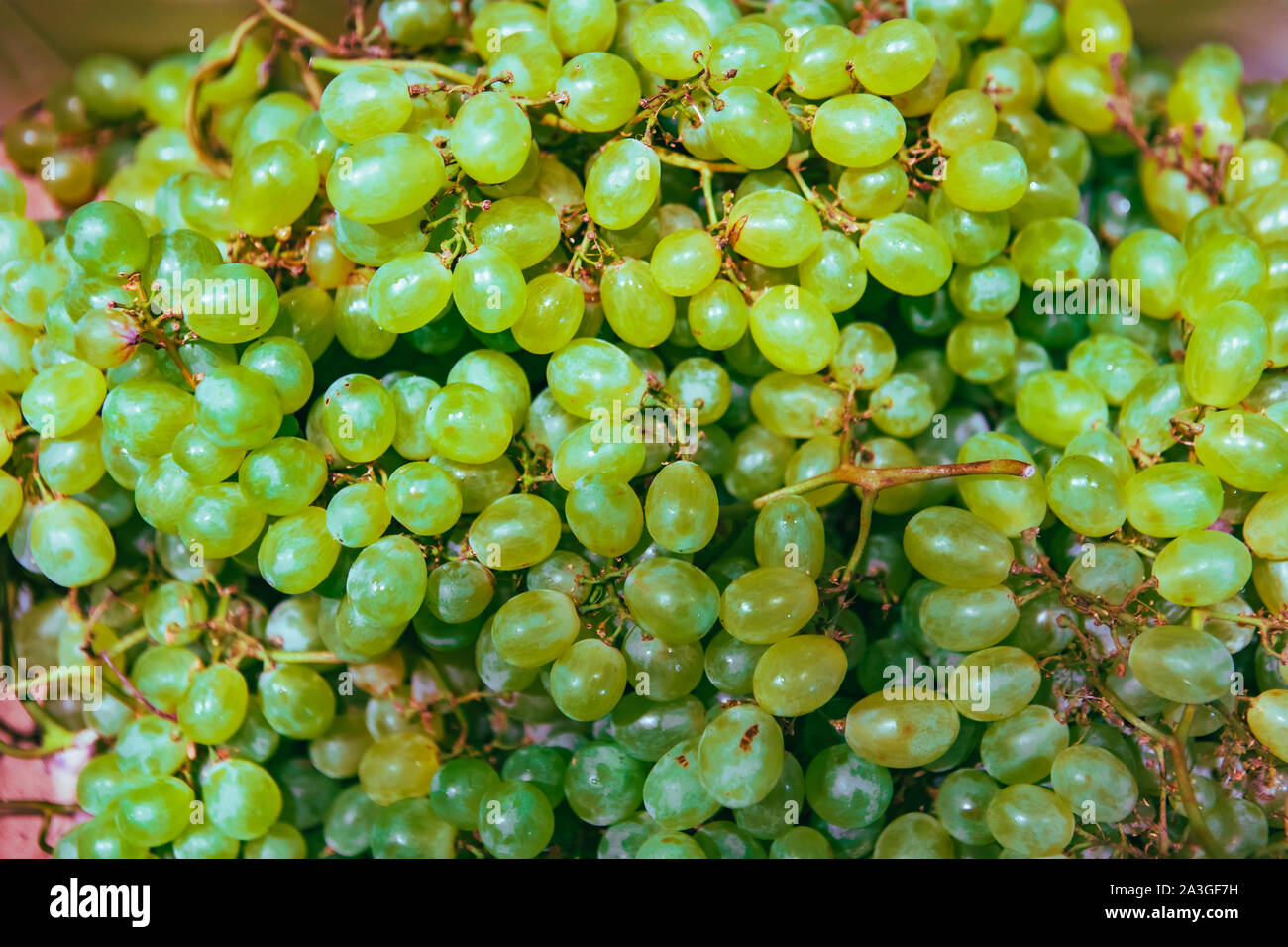 green grapes texture overhead view Stock Photo - Alamy