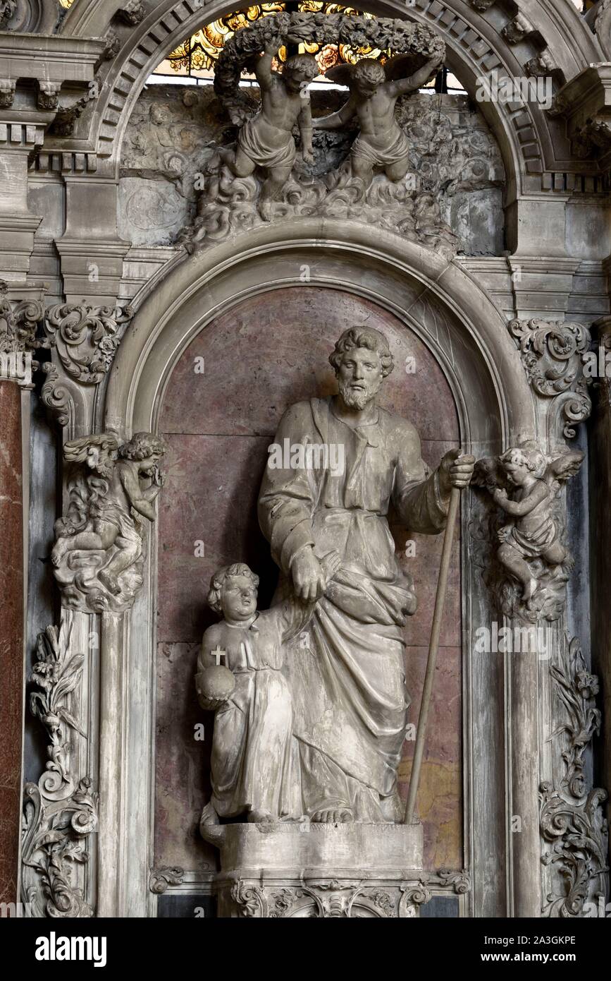 Altar of saint joseph hi-res stock photography and images - Alamy