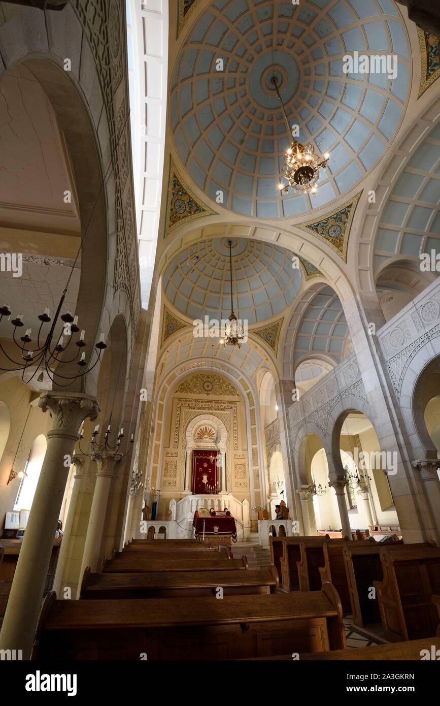 Synagogue stage hi-res stock photography and images - Alamy