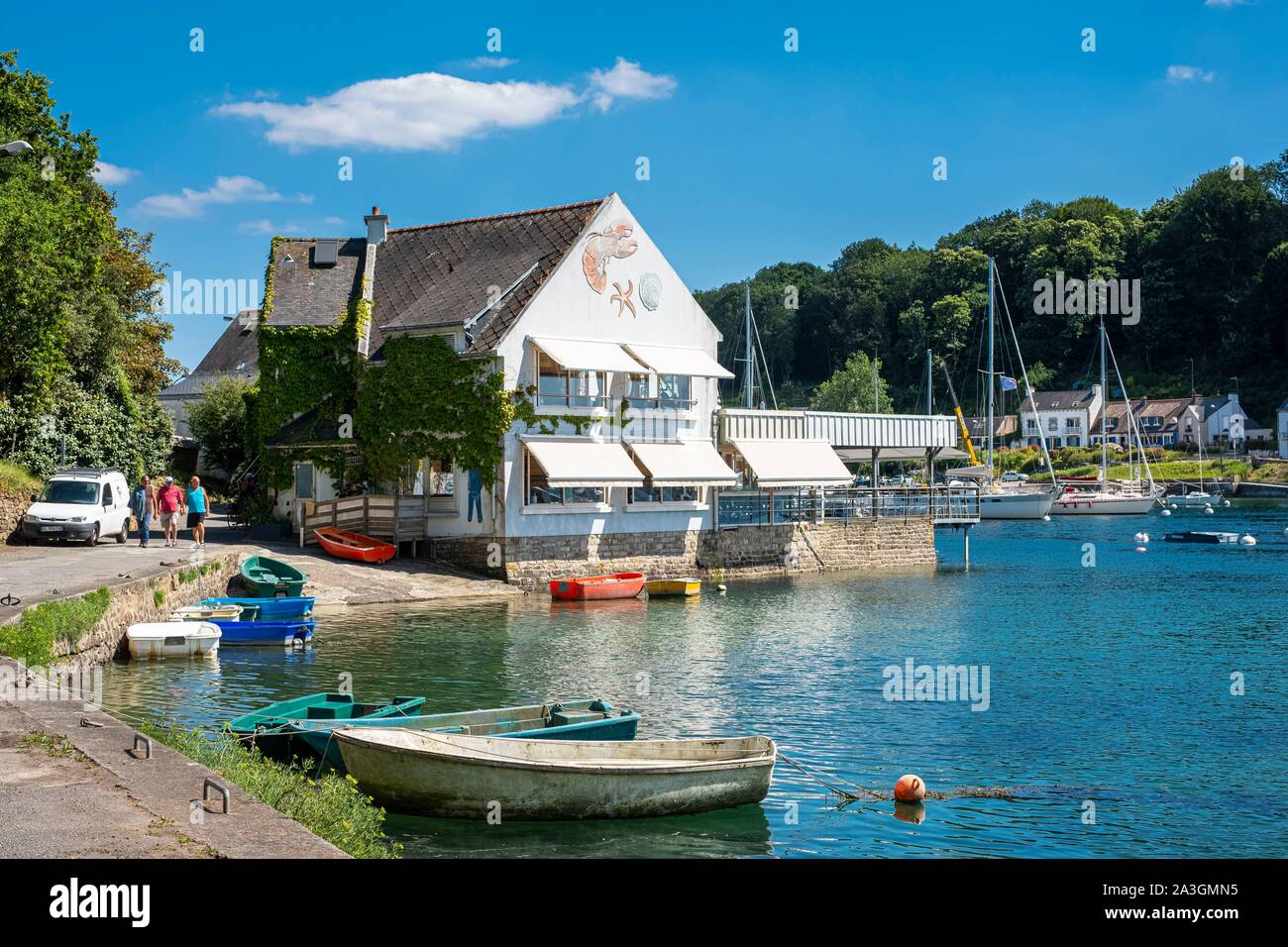 France, Finistere, Riec-sur-Belon, Belon harbour on Belon river Stock ...