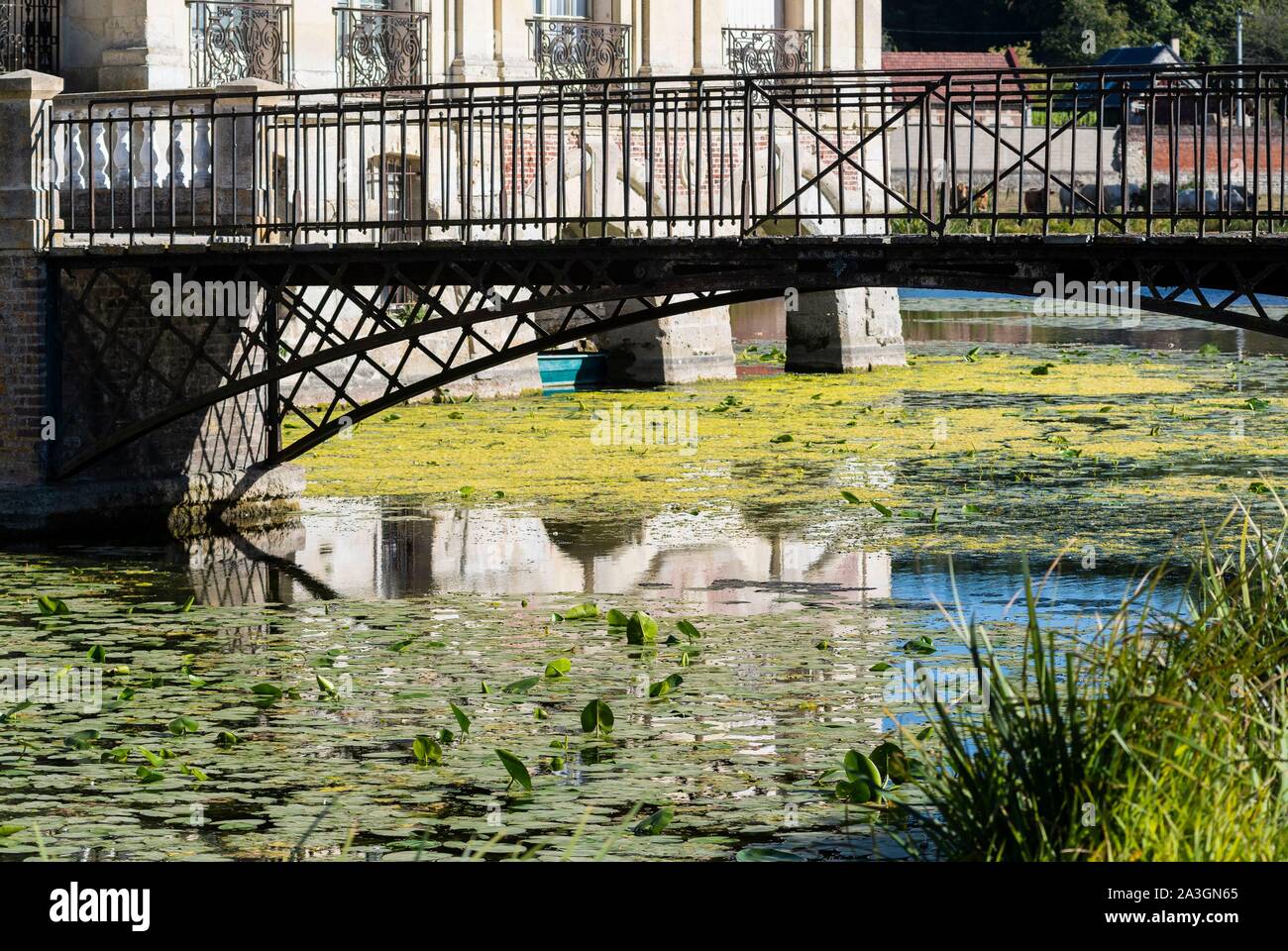 France, Oise, Ricquebourg castle, with its Eiffel style bridge Stock ...