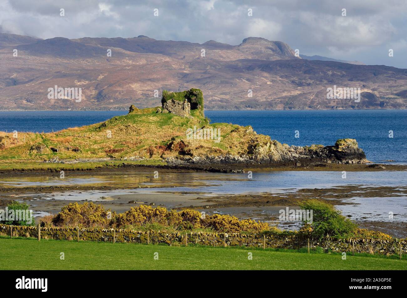 Knock castle hi-res stock photography and images - Alamy