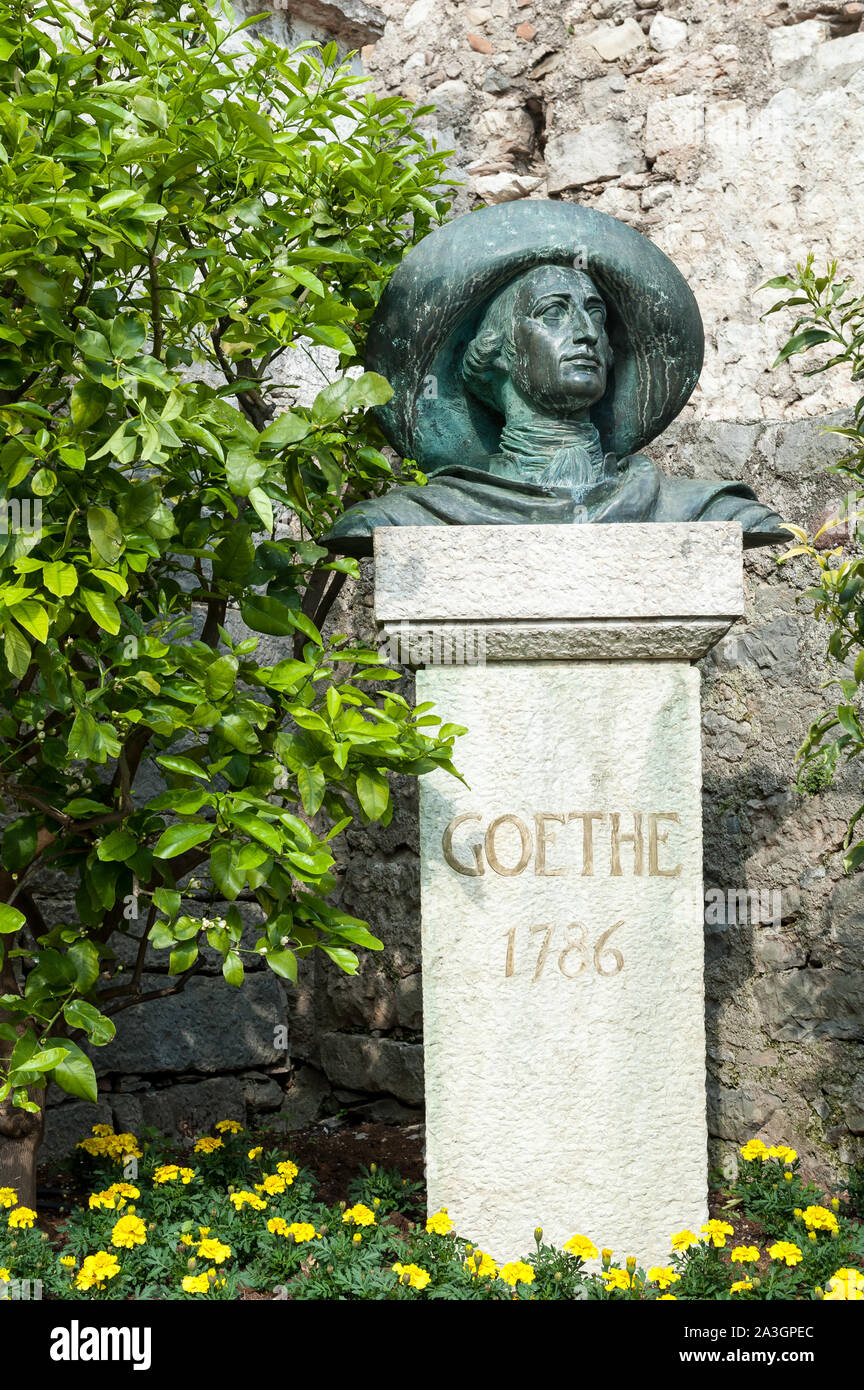 Goethe colour hi-res stock photography and images - Alamy