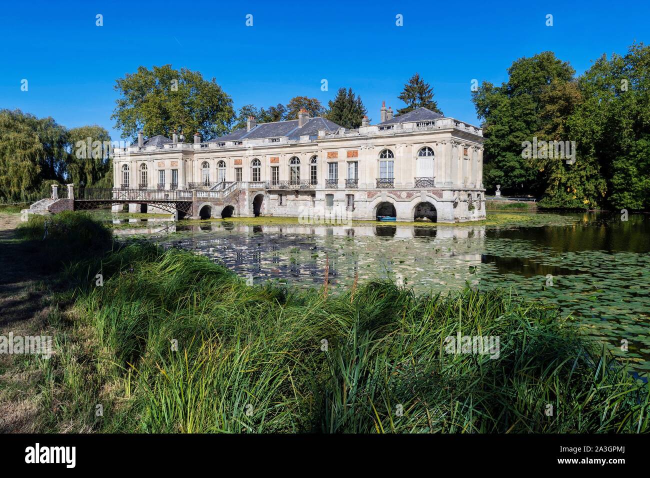 France, Oise, Ricquebourg castle Stock Photo - Alamy