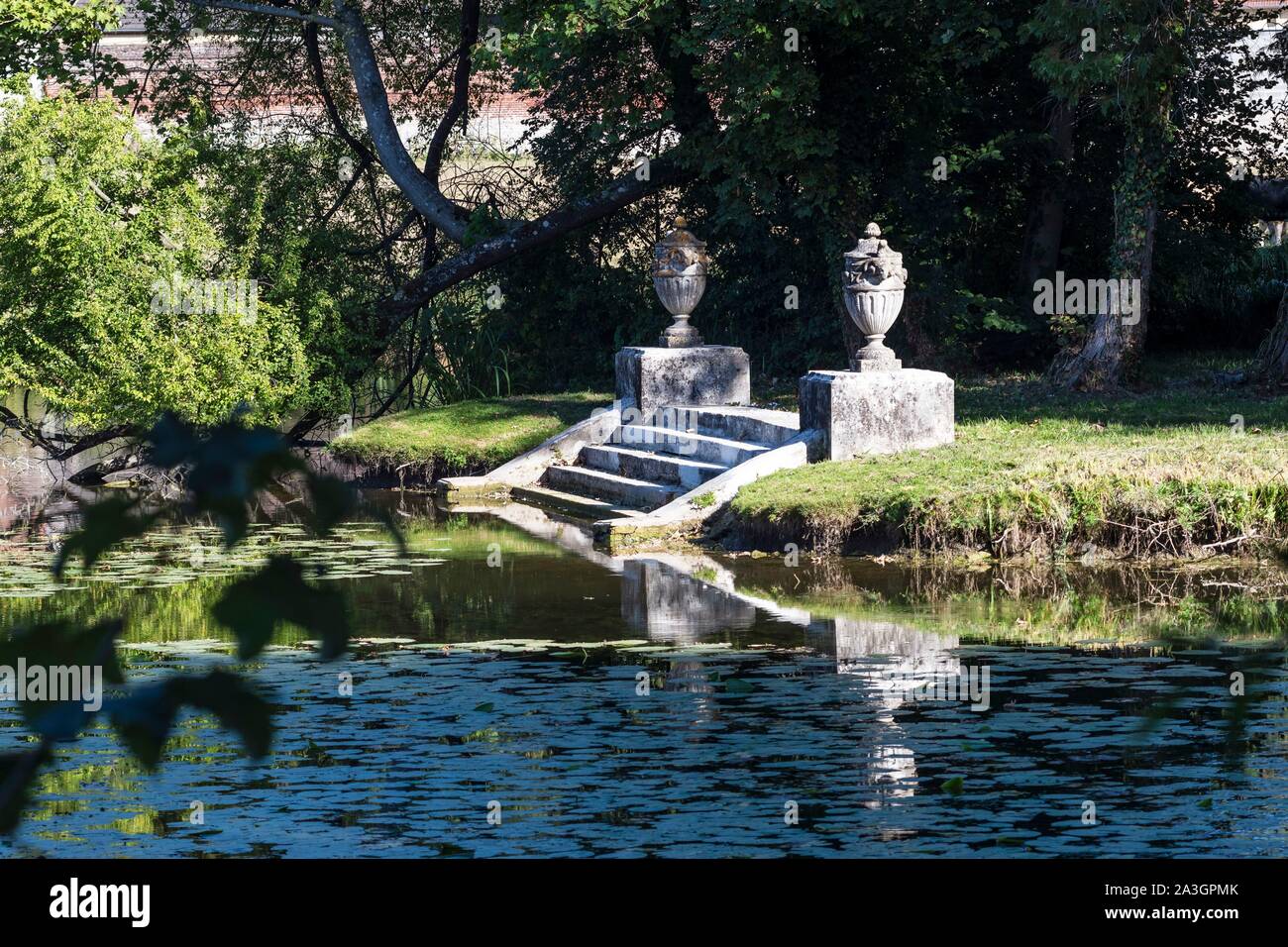 France, Oise, Ricquebourg castle Stock Photo - Alamy